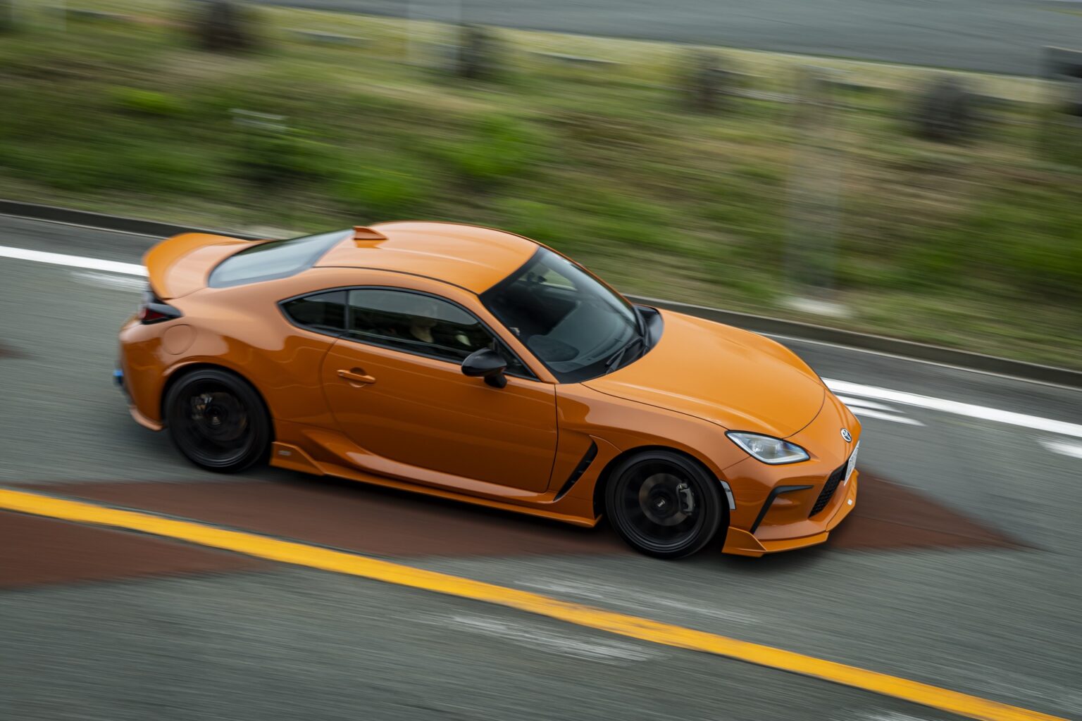 富士スピードウェイ 「FUJI 86/BRZ STYLE 2023」イベントにおいて新型「GR86 TS」などを展示した商談会を実施あわせて ...