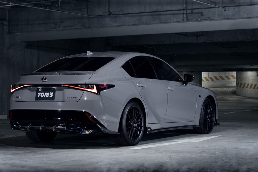 オリジナルの素晴らしさをそのままに圧倒的な存在感を「LEXUS IS500」用「TOM'S スタイリングパーツセット」を発売 | TOM'S